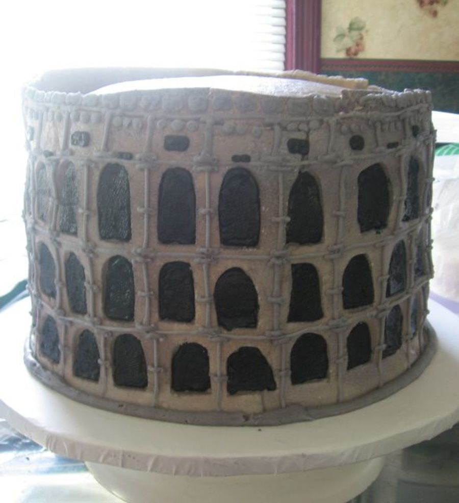 Roman Colosseum - CakeCentral.com