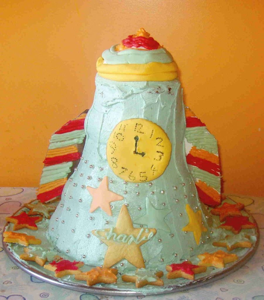 Charlie's Rocket Clock - CakeCentral.com