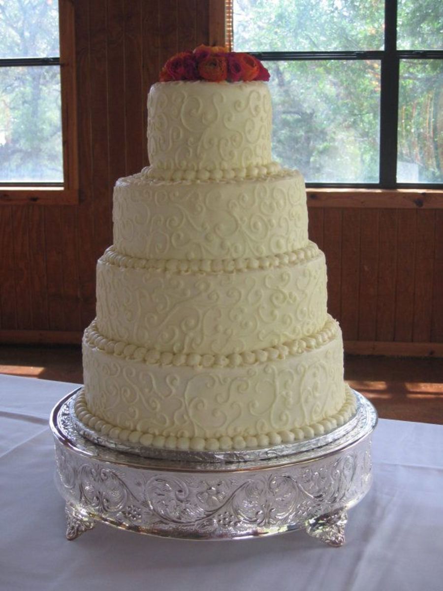 Buttercream Scrolling - CakeCentral.com