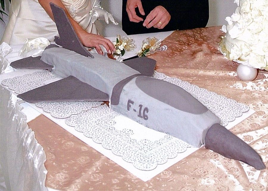 F-16 Jet Fighter Cake - CakeCentral.com