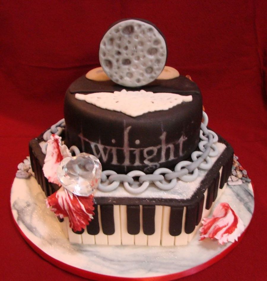 Twilight Saga Cake - CakeCentral.com