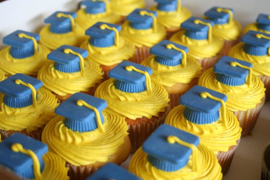 Graduation Cupcakes - CakeCentral.com