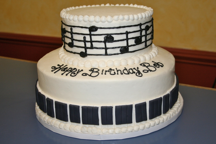Piano Birthday Cake - CakeCentral.com