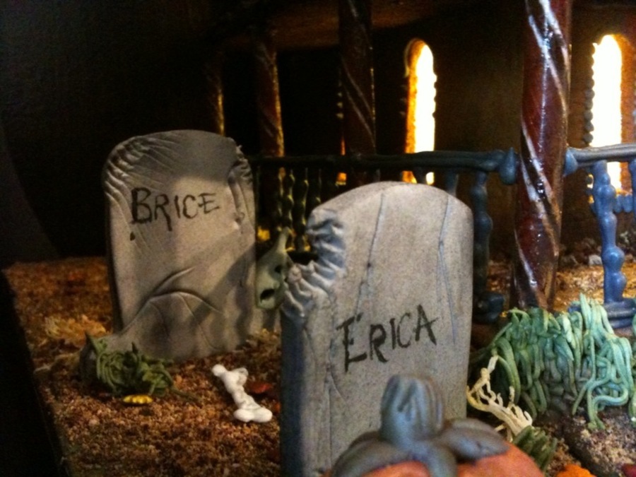 Halloween Haunted Gingerbread - CakeCentral.com