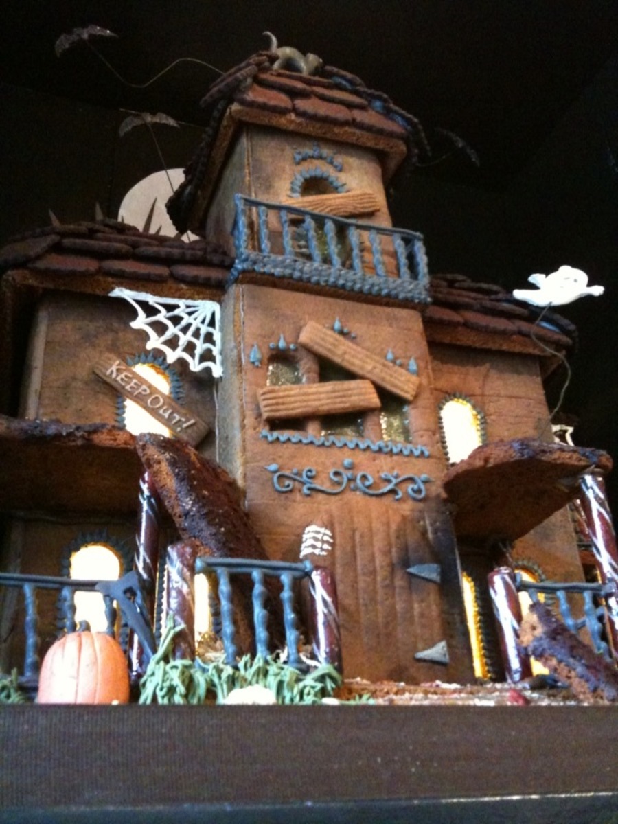 Halloween Haunted Gingerbread - CakeCentral.com