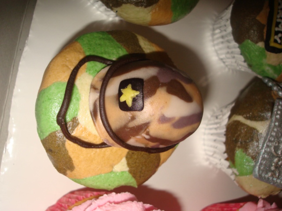 Army Cupcakes! - CakeCentral.com