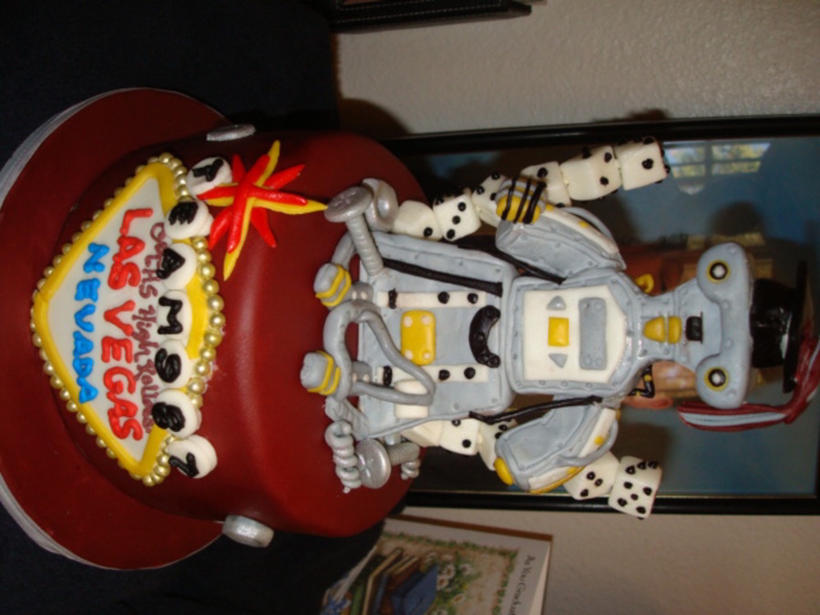 Graduation Robot - CakeCentral.com