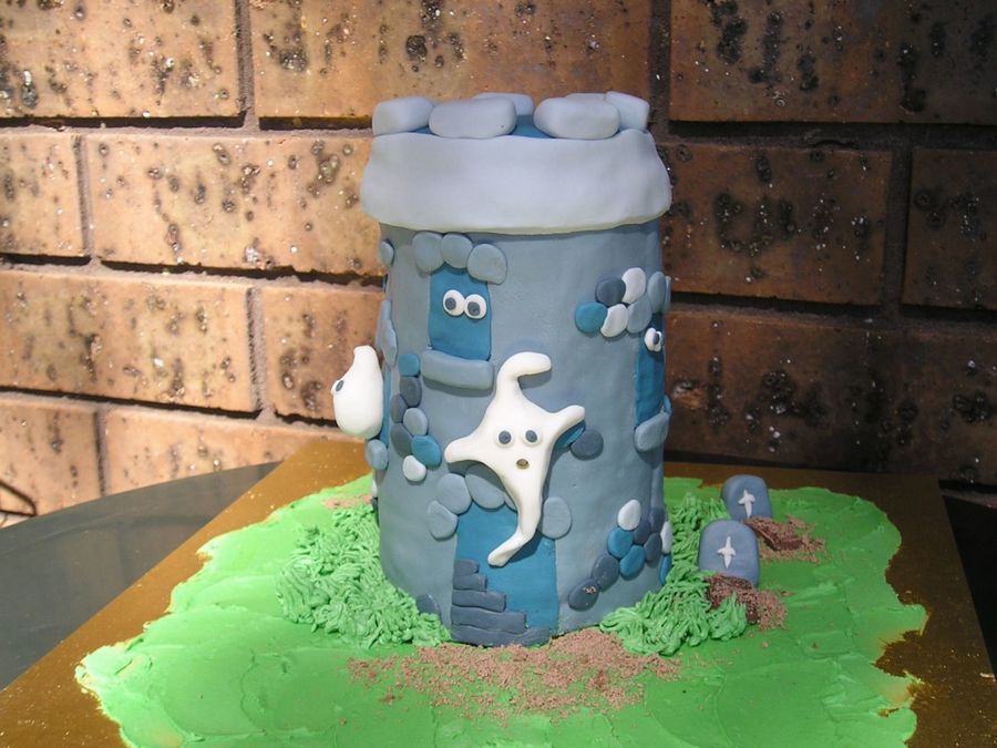 Spooky Castle - CakeCentral.com