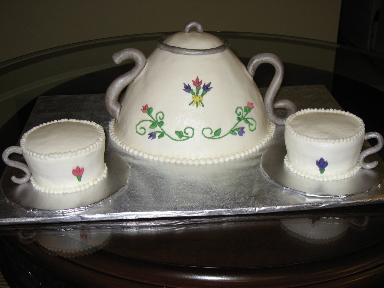 Teapot And Tea Cups - CakeCentral.com