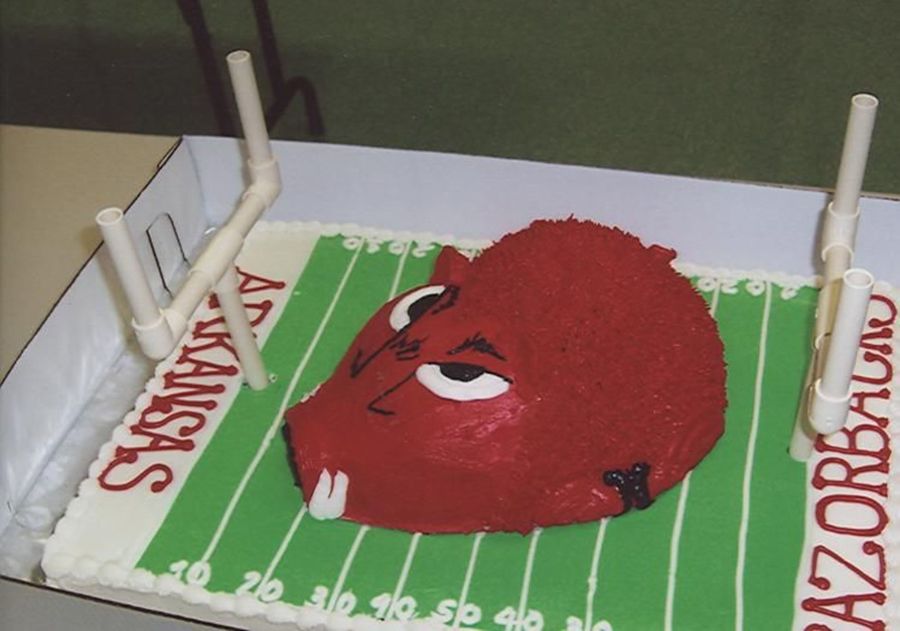Razorback - CakeCentral.com