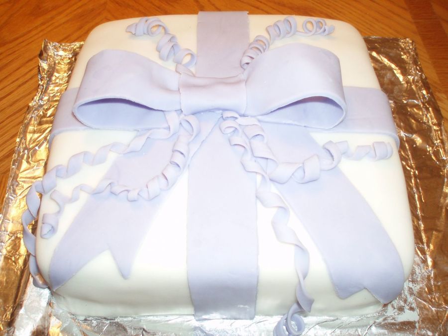 Fondant Bow - CakeCentral.com