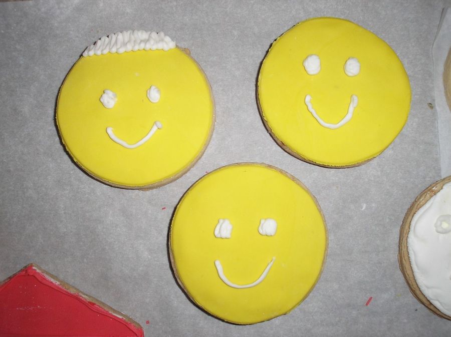 Smiley Cookies - CakeCentral.com