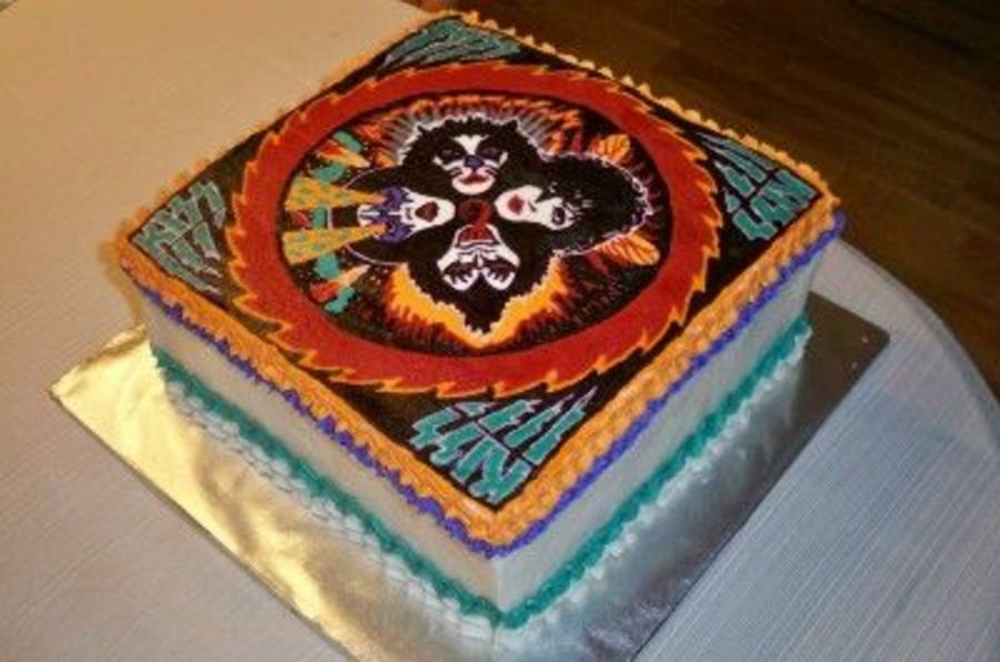 Kiss Cake - CakeCentral.com