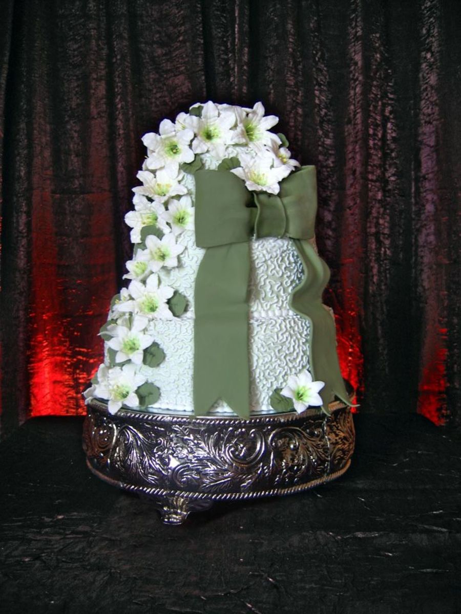 Cornelli Lace Design - CakeCentral.com