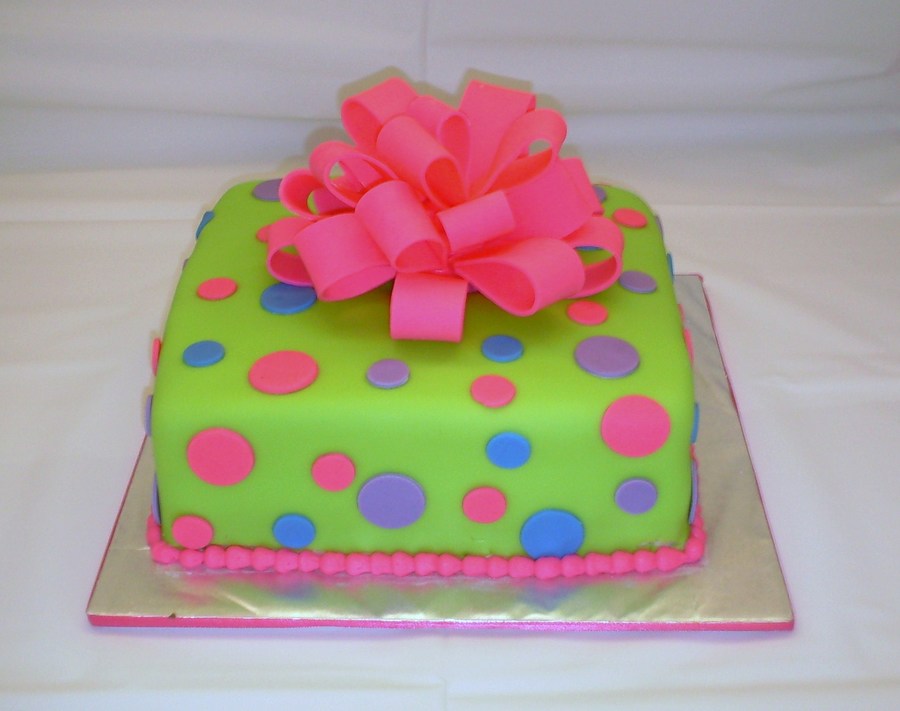 Package Cake - CakeCentral.com