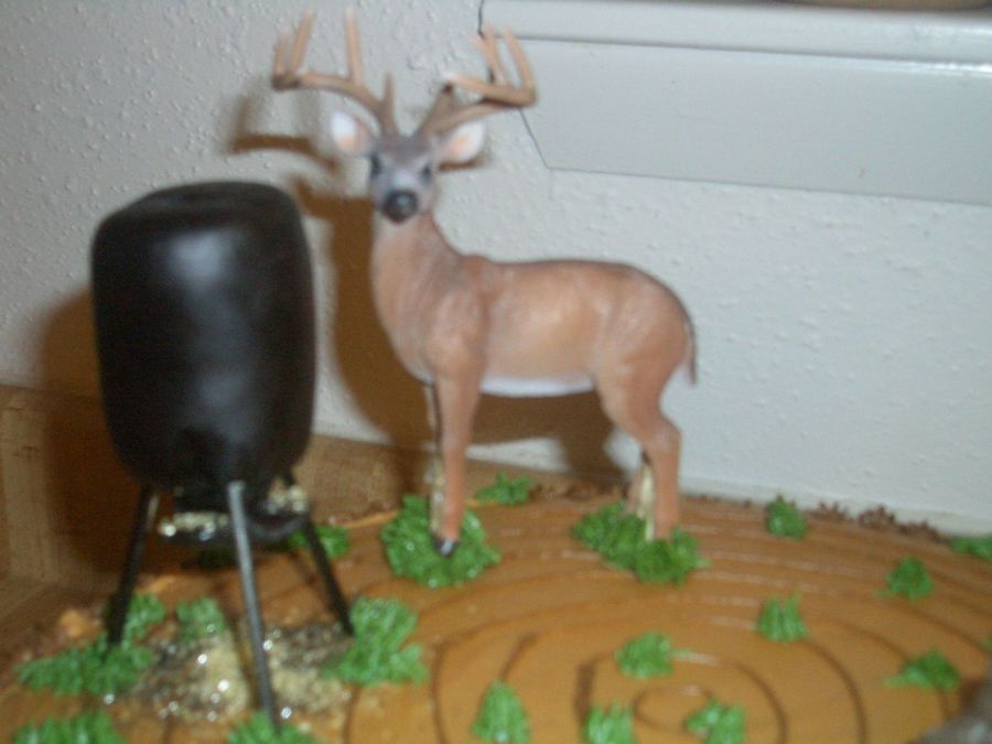Deer Hunting On A Tree Stump - CakeCentral.com