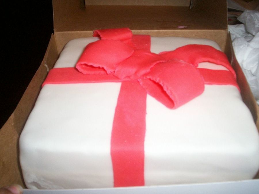Wilton Package Cake - CakeCentral.com