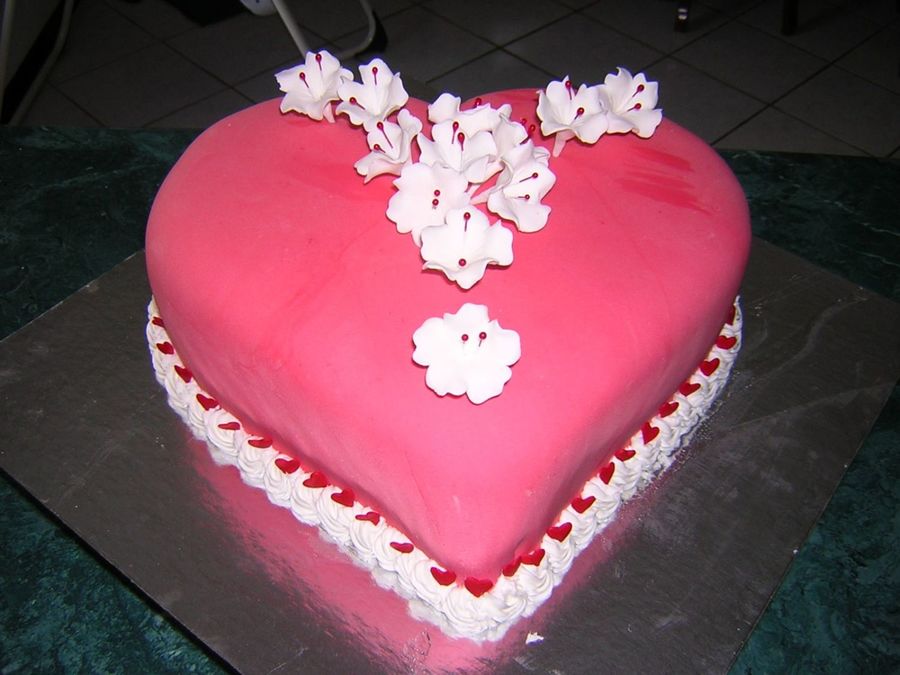 Corazon.jpg - CakeCentral.com
