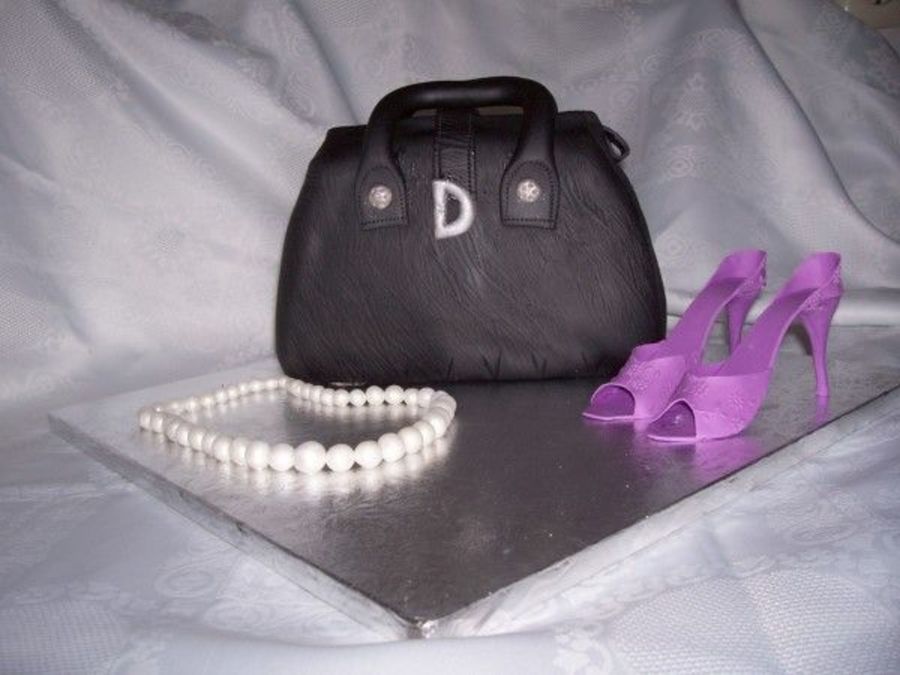 Black Purse Cake - CakeCentral.com
