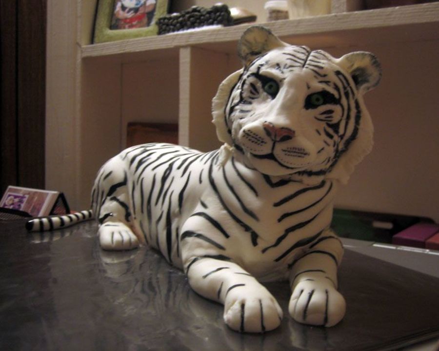 White Tiger Front View - CakeCentral.com