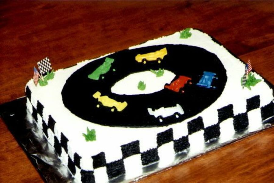Race Track Cake - CakeCentral.com