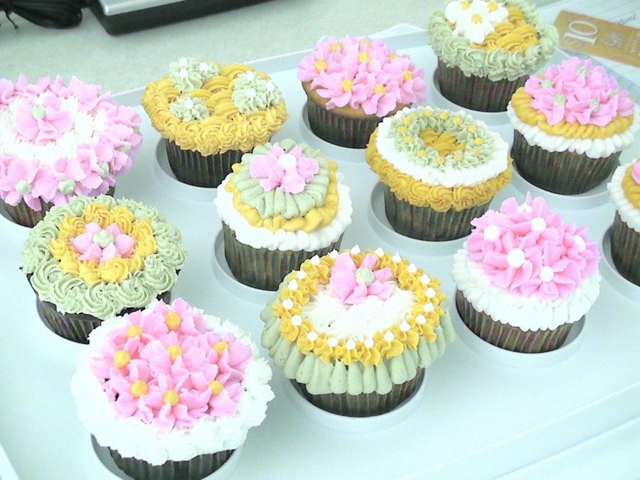 Cupcake Frenzy - CakeCentral.com
