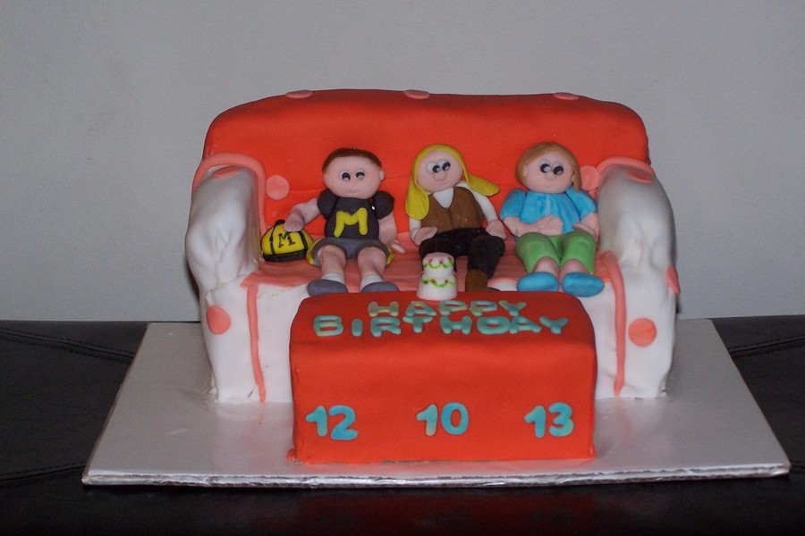 Kids On Couch - CakeCentral.com