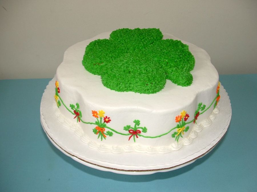 Four Leaf Clover - CakeCentral.com