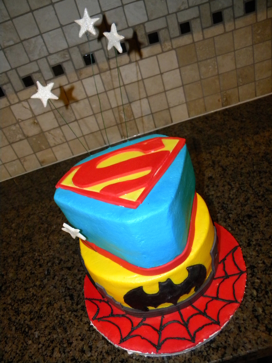 Super Heroes - CakeCentral.com
