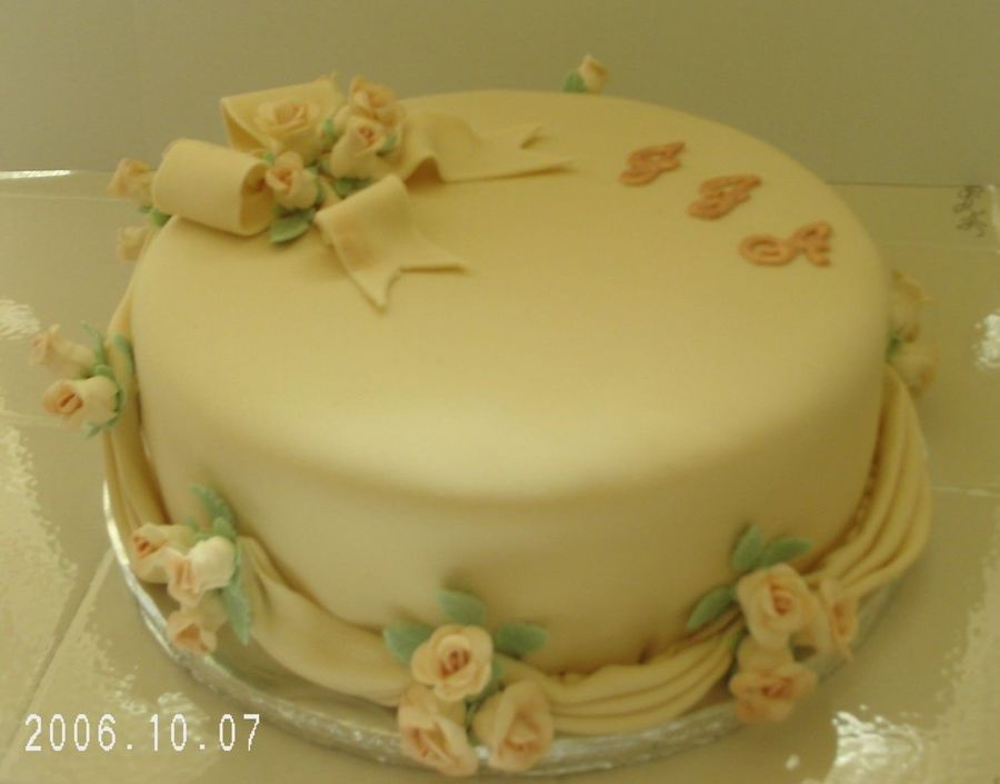Javida__Side_View.jpg - CakeCentral.com