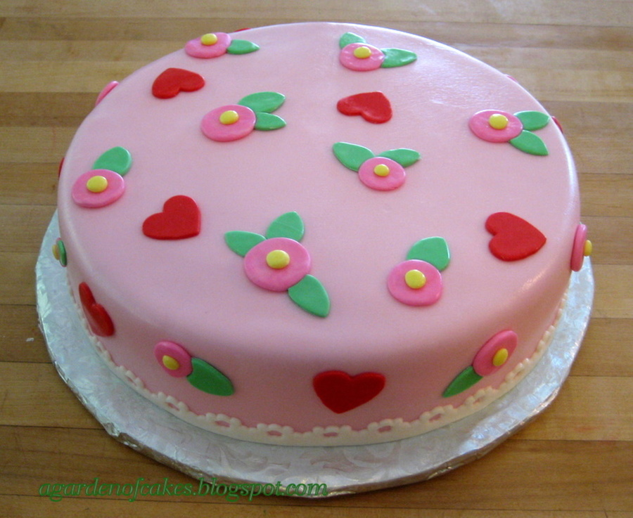 Mary Englebriet Inspired Cake - CakeCentral.com