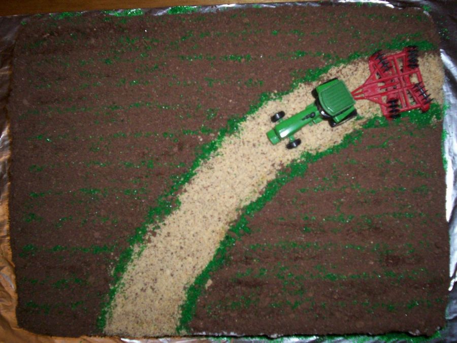 John Deere Cake - CakeCentral.com