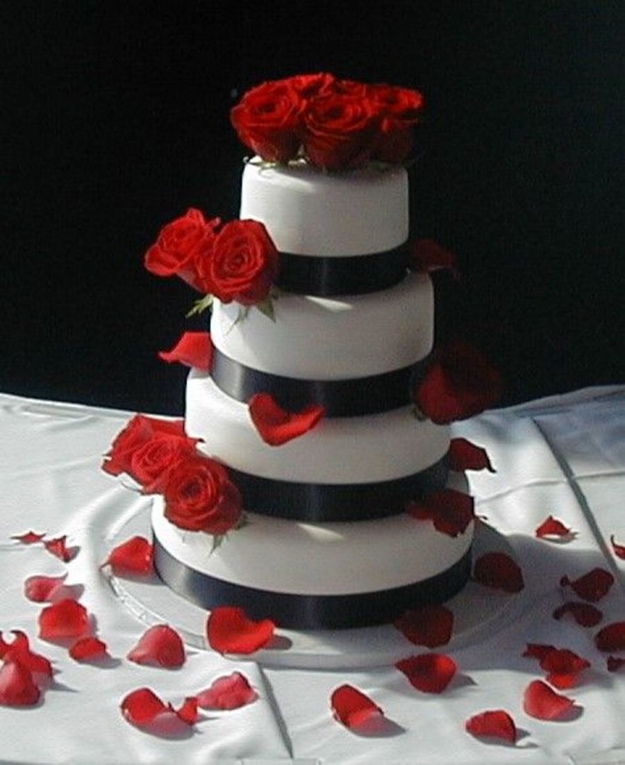 Red Roses And Black Satin Ribbon Cake - CakeCentral.com