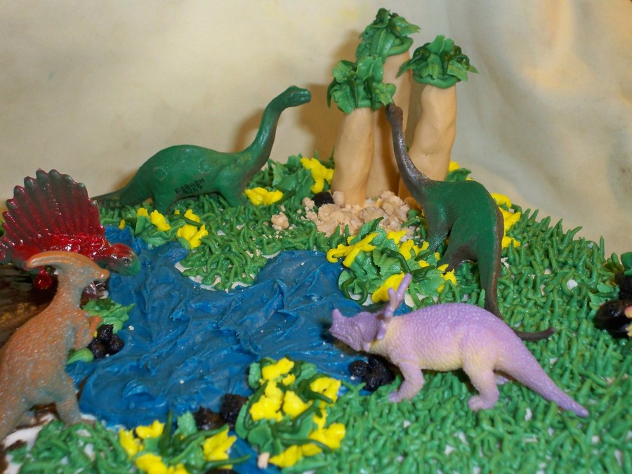 1/4 Sheet Cake Dinosaur Land - CakeCentral.com