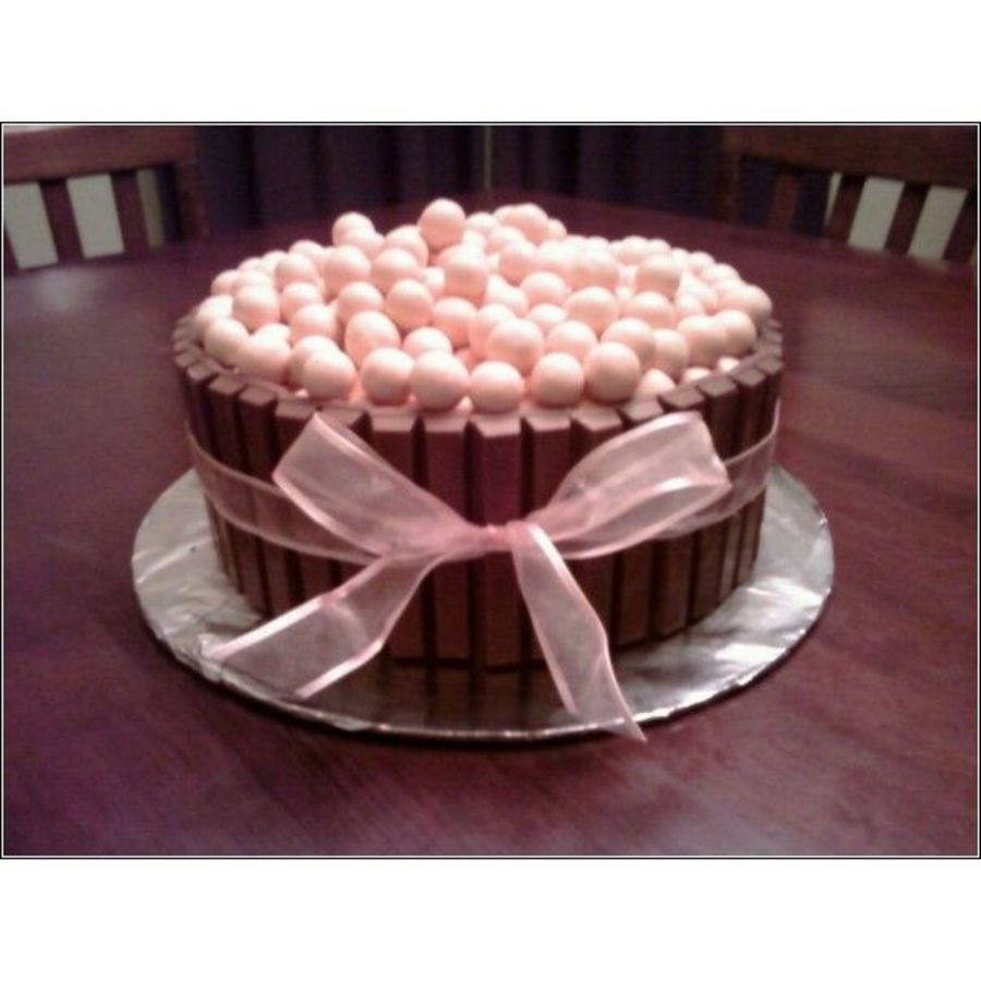 Kit Kat Cake - CakeCentral.com