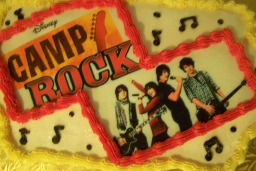 Camp Rock Cupcake Cake - CakeCentral.com