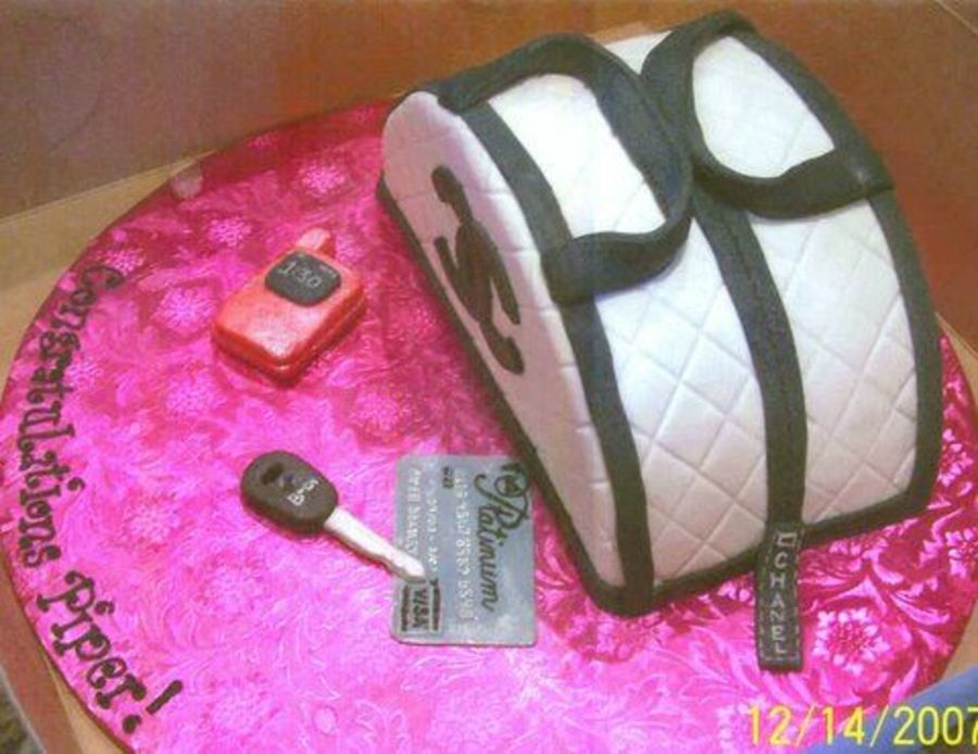 Piper - College Graduation - CakeCentral.com