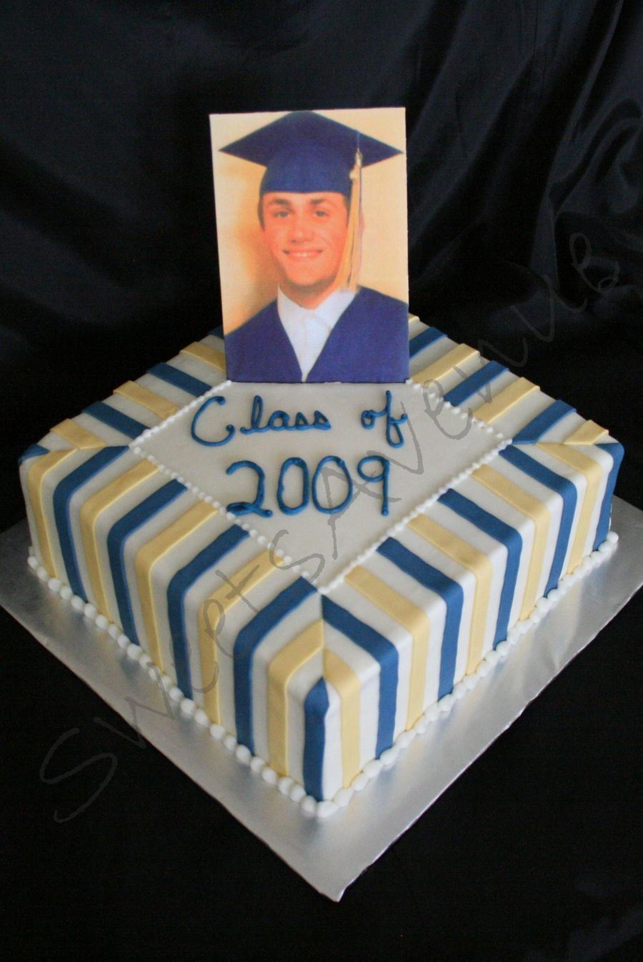 Male Graduation Cake - CakeCentral.com