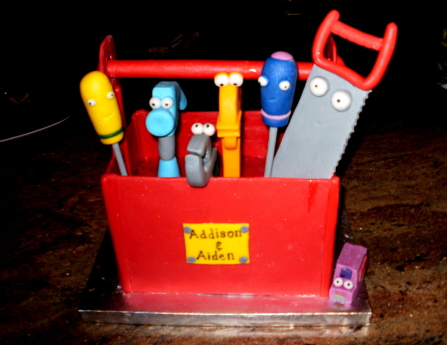 Handy Manny Toolbox - CakeCentral.com
