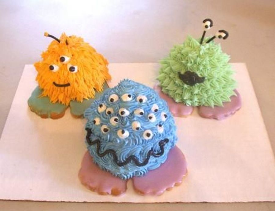 More Aliens - CakeCentral.com