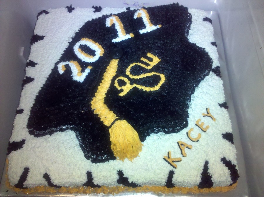 Graduation Cap Cake - CakeCentral.com