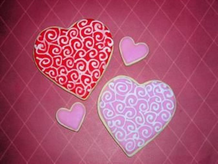 Small_Scroll_Cookies.jpg - CakeCentral.com