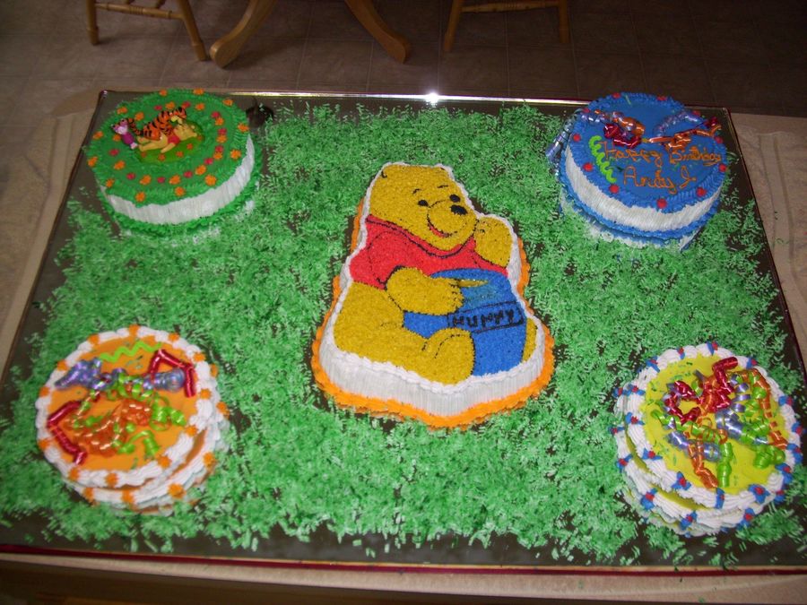 Finish_Pooh_002.jpg - CakeCentral.com