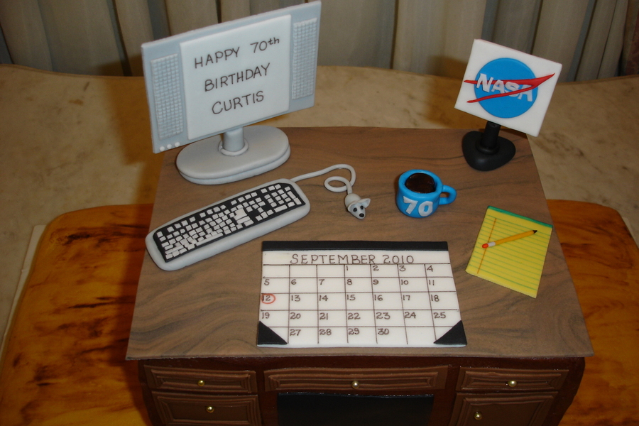 Desk Cake - CakeCentral.com