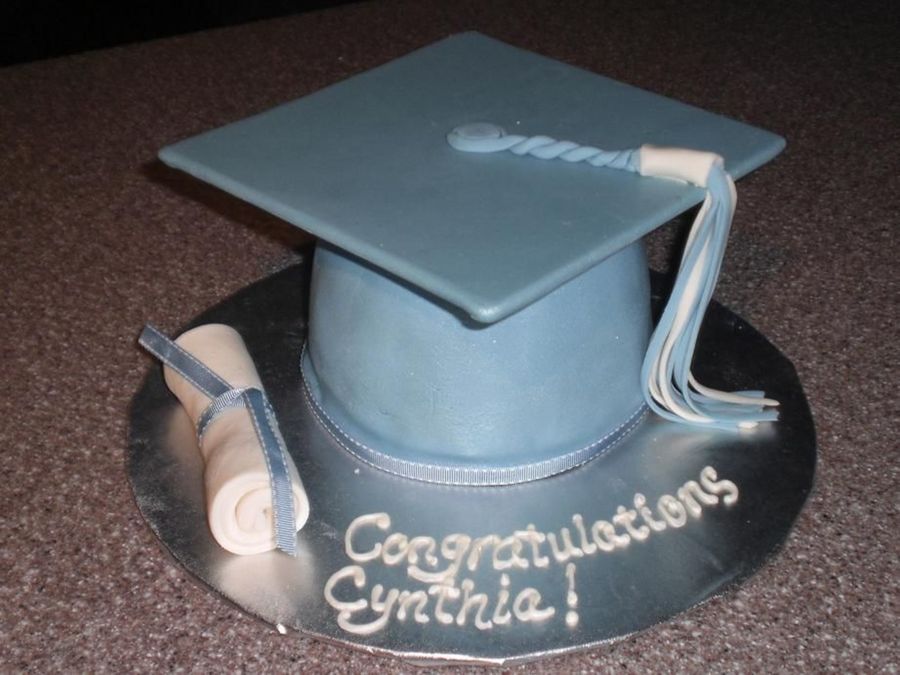 Graduation Cap And Scroll - CakeCentral.com