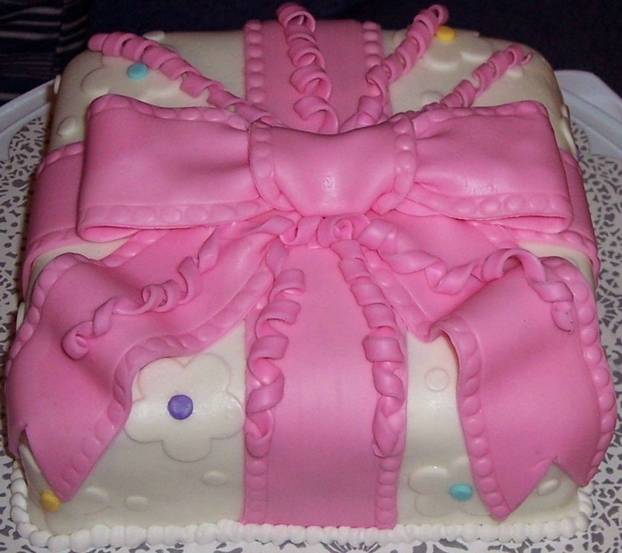Present Cake - Wilton Class Ii - CakeCentral.com