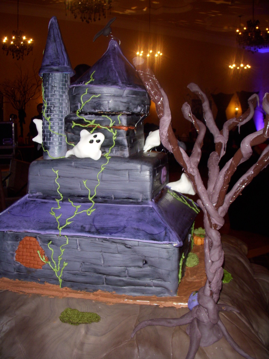 Haunted House Cake - CakeCentral.com