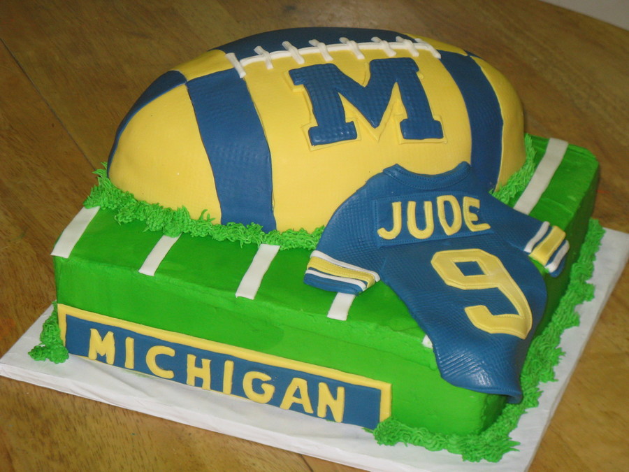 Michigan Football Cake - CakeCentral.com