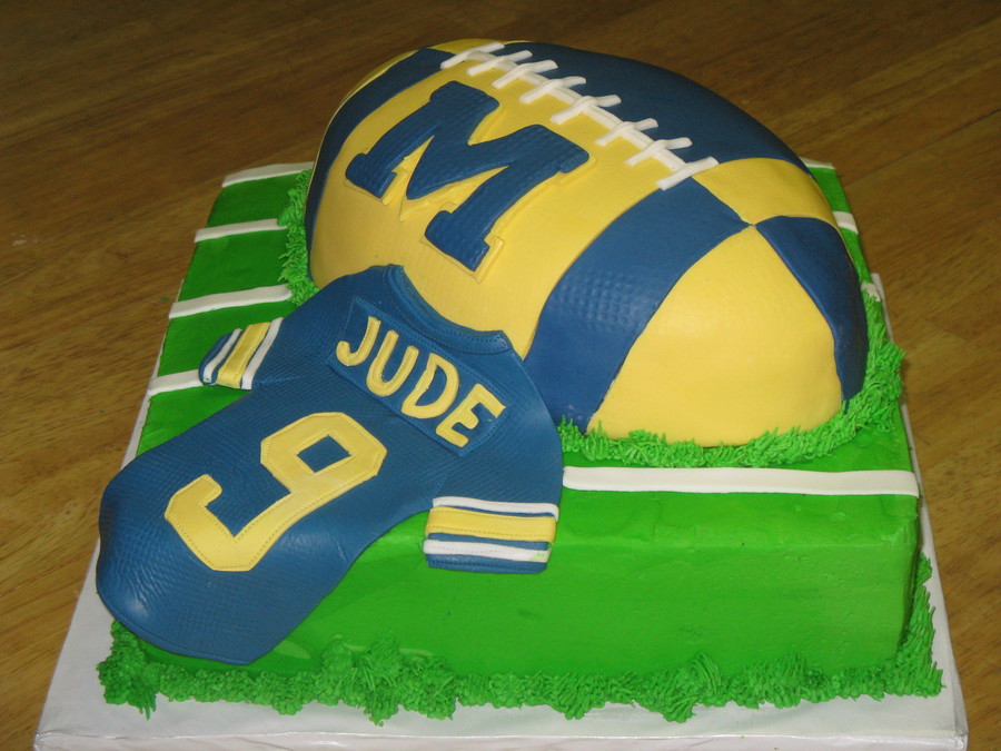 Michigan Football Cake - CakeCentral.com
