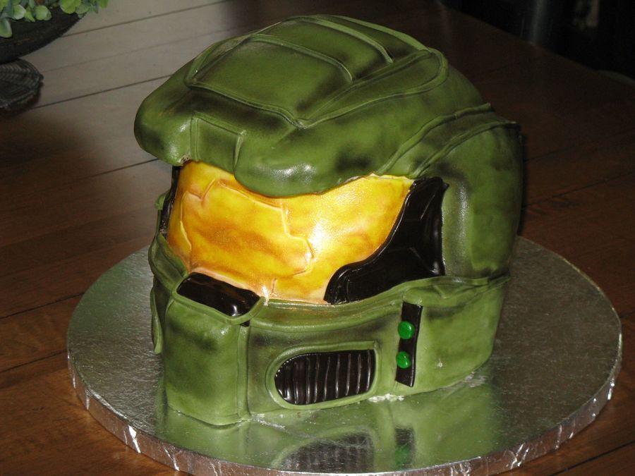 Halo - Master Chief Helmet - CakeCentral.com